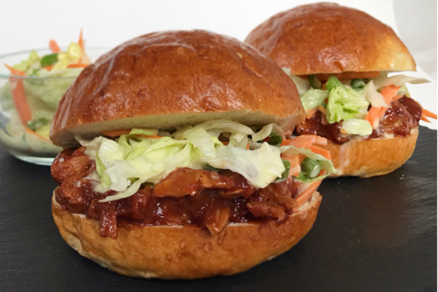 BBQ Pulled Lions Mane Sandwich – minimushroomfarms.com